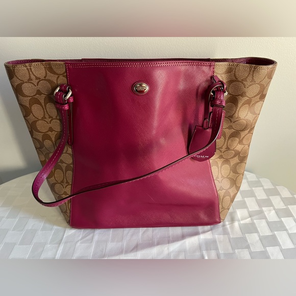 Coach | Bags | Authentic Beige And Fuchsia Coach Tote Bag With Zipper ...